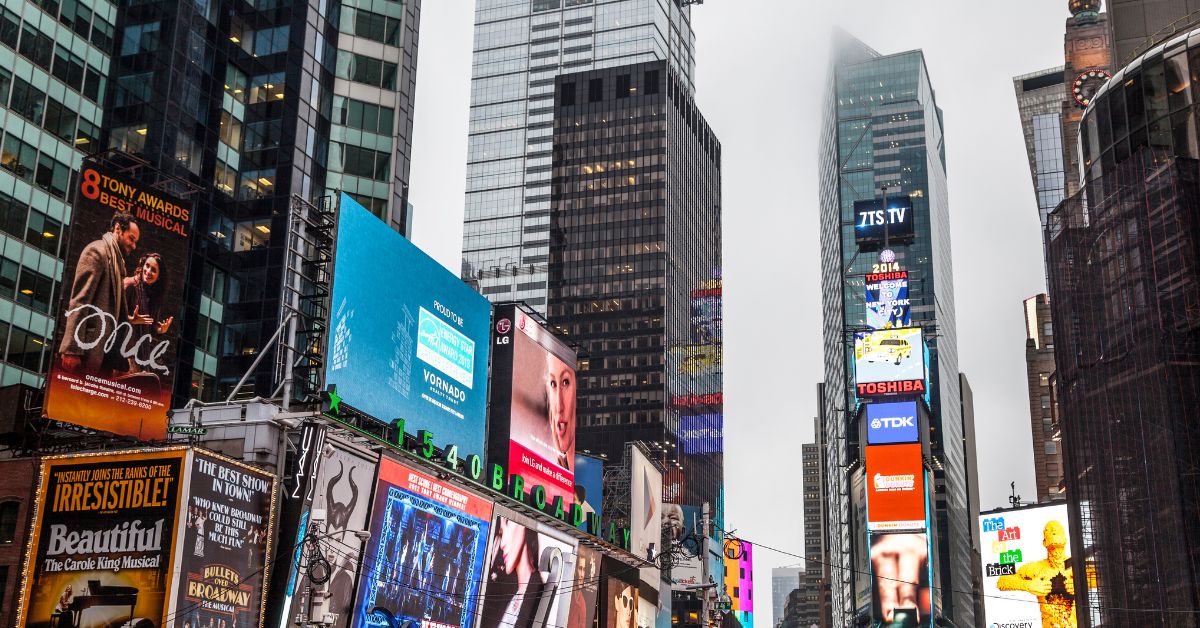 Inspirasi Desain Billboard Kreatif
